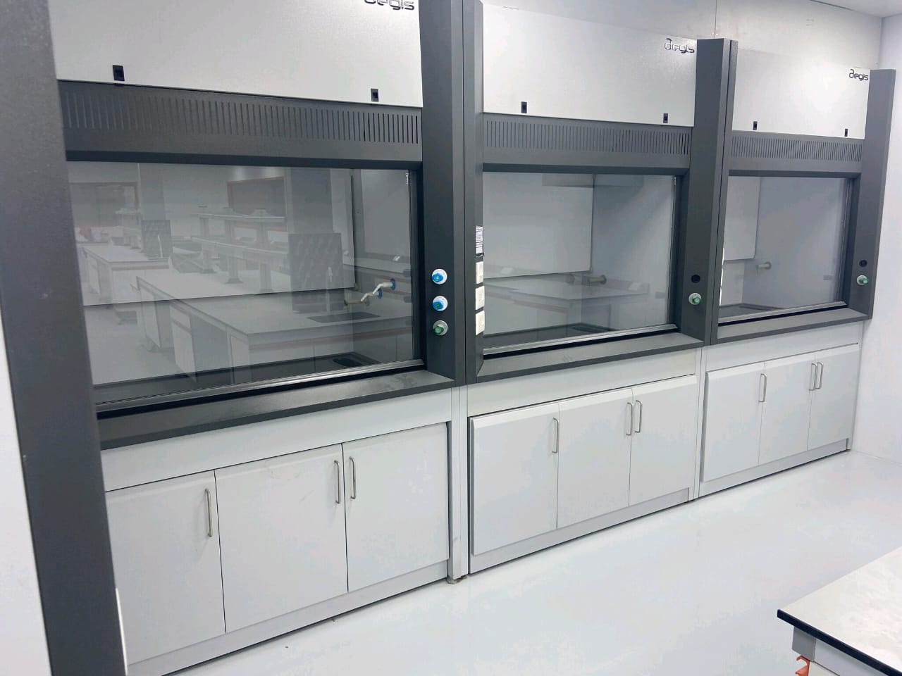 Laboratory Furniture – Giant Technologies Ltd.